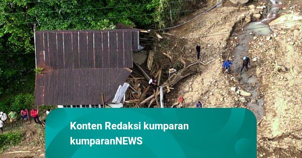 Foto: Tujuh Orang Tertimbun Tanah Longsor di Kabupaten Gowa | kumparan.com